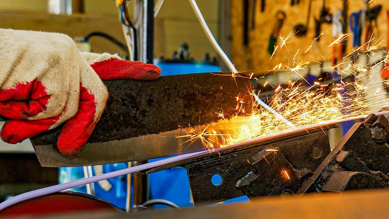 Camping 'knife' reborn in modern blacksmith shop - YouTube