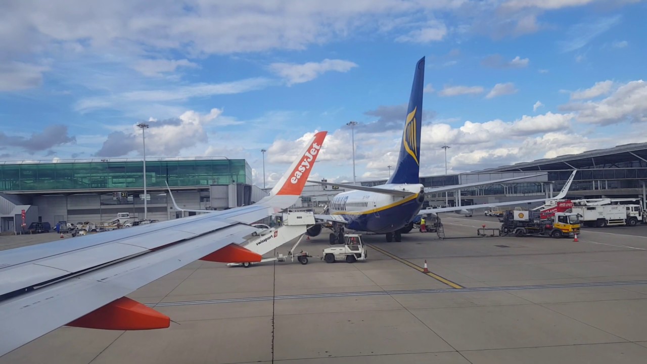 Easyjet London Stansted to Edinburgh airport - YouTube