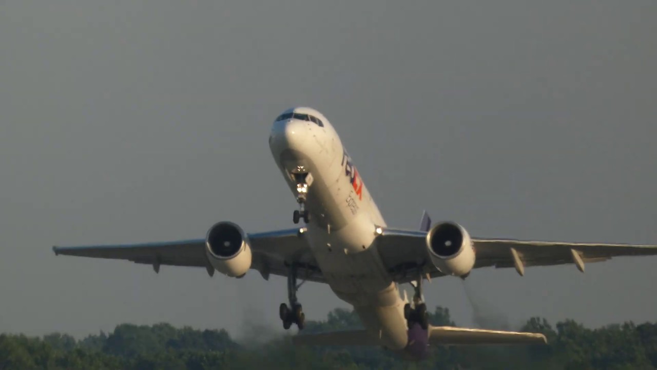 FedEx Boeing 757-222 Take-Off CLT - YouTube