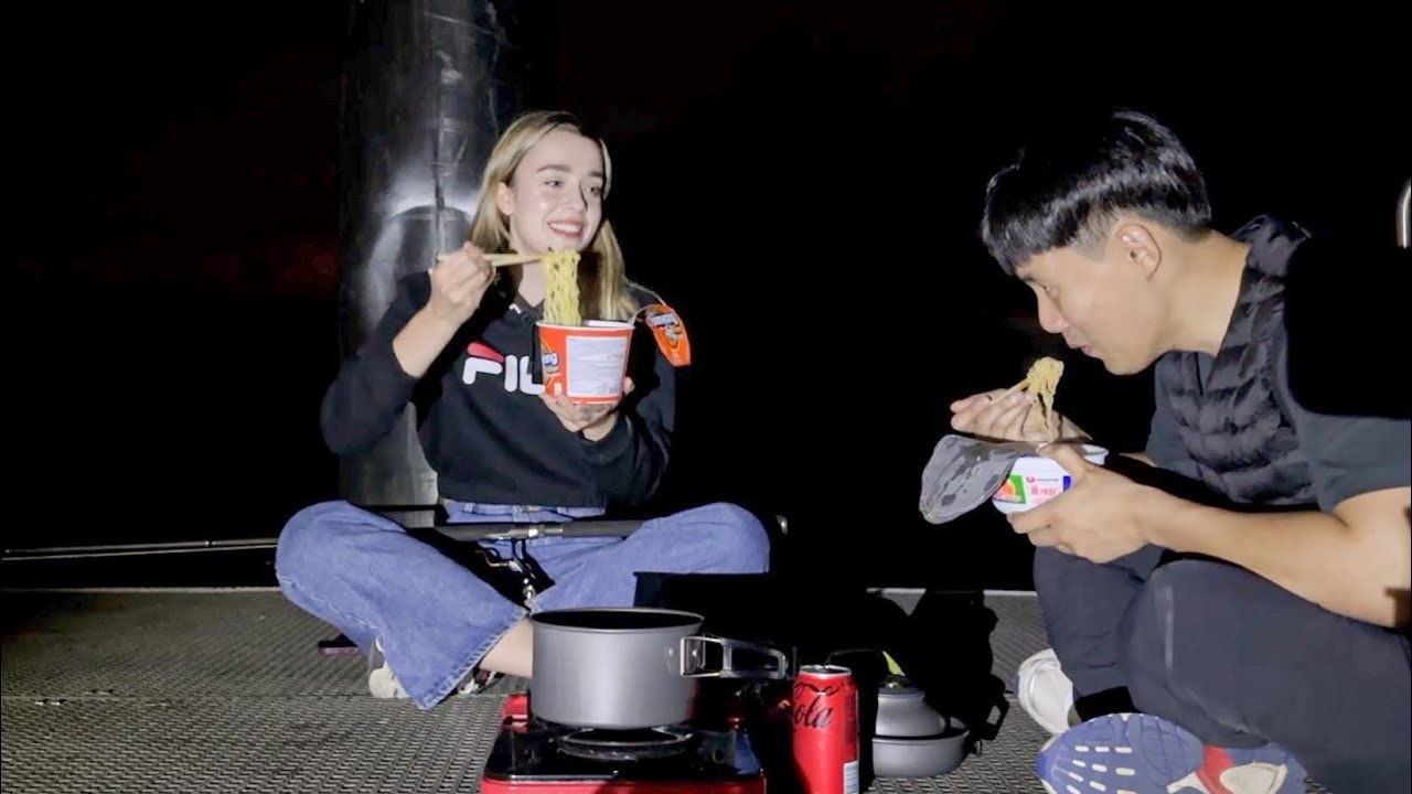 Reality Of When Couples Go Fishing Together… Outdoor Cup Ramyun MUKBANG ...