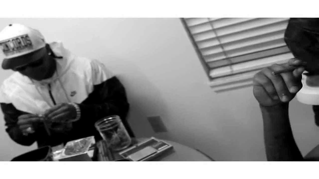 Yung Tites Ft. Pook Paperz- Give Me Dat - YouTube