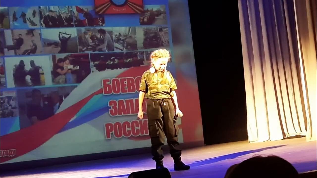в руках автомат - YouTube