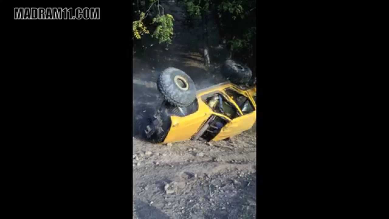 INSANE JEEP CHEROKEE CRASH - YouTube