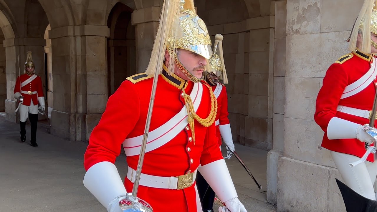 King's Guard London Experience - YouTube