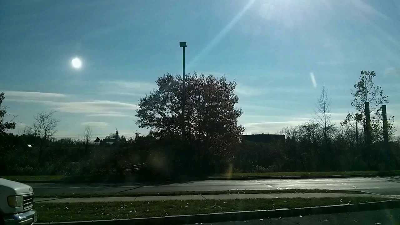 Time Lapse - Standing Wave -- Lenticularis? - YouTube