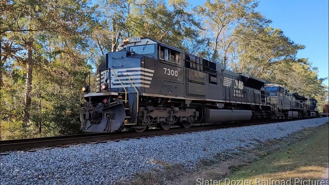SD70ACU NS 7300 leads NS 385 through Calvert, AL: 11/14/21 - YouTube