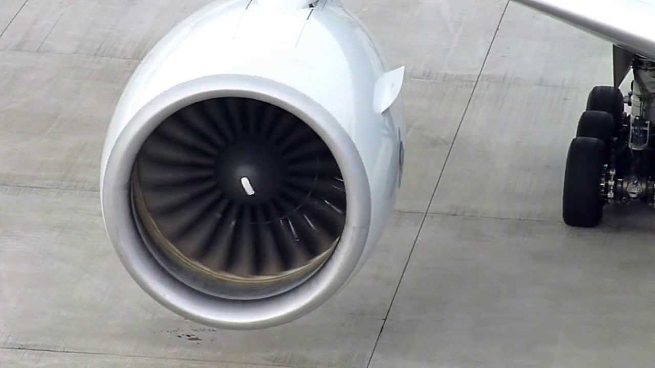 【HD】エンジン停止 Boeing777-300 PW4090 - YouTube