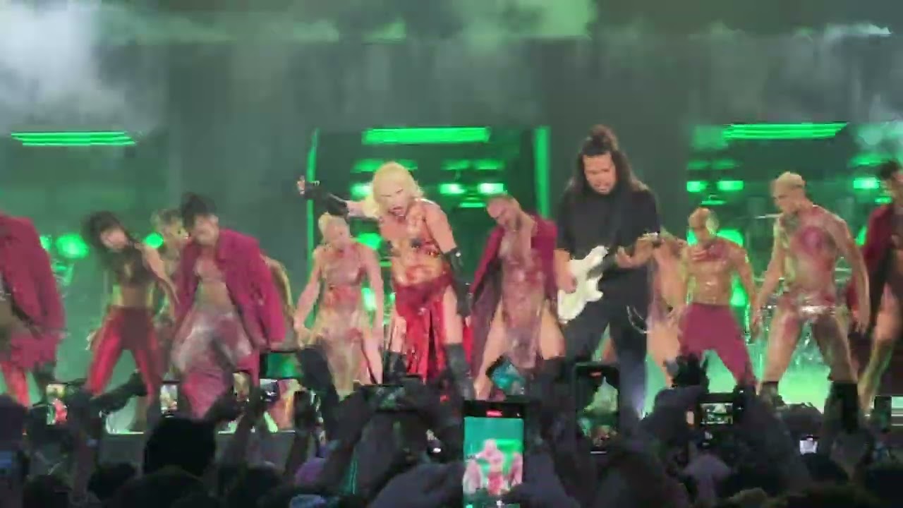 Lady Gaga - Monster(Chromatica ball live in Paris)(24/07/2022) - YouTube