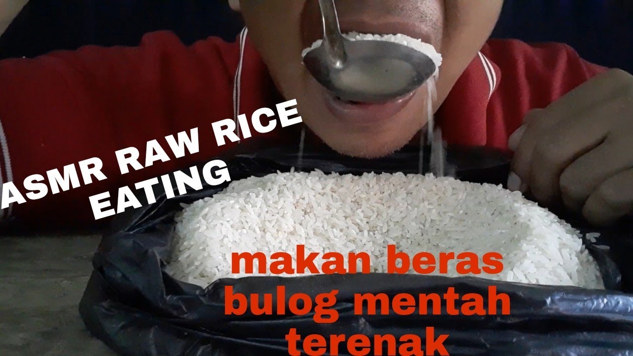 makan beras bulog mentah terenak||ASMR RAW RICE EATING - YouTube