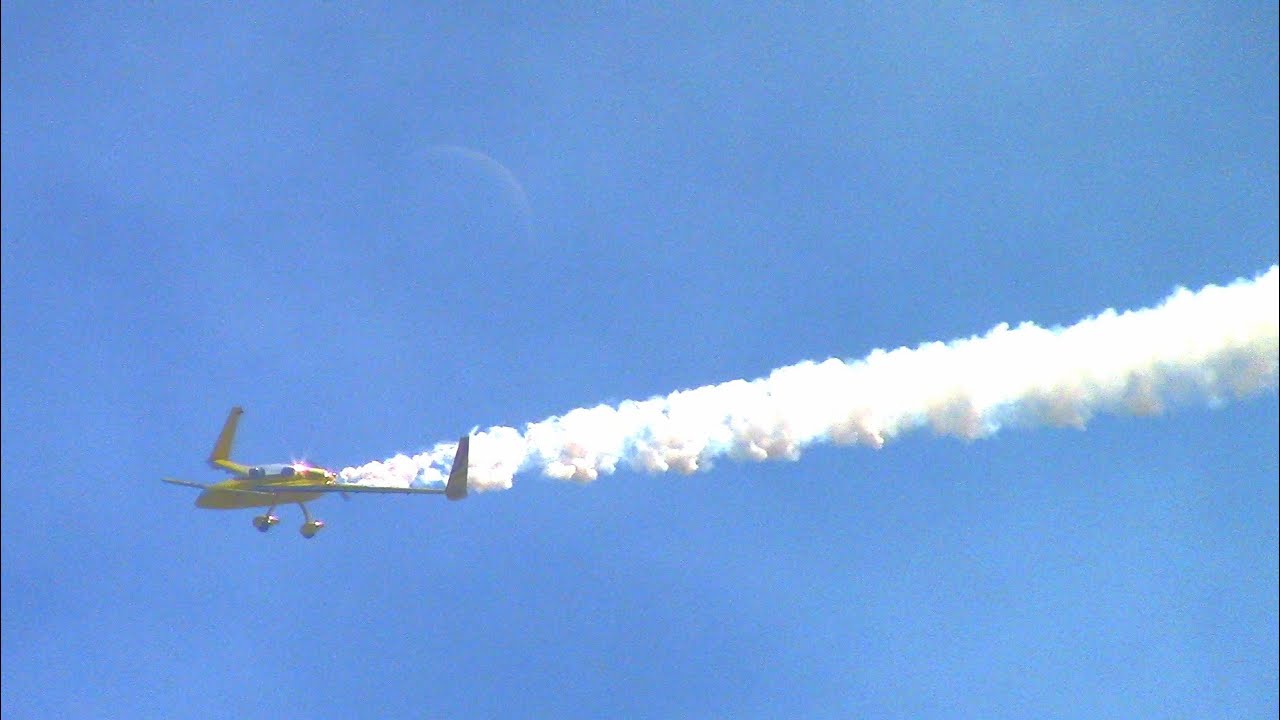 Kyle Fowler Long-EZ Aerobatics 2023 MCAS Beaufort Air Show - YouTube