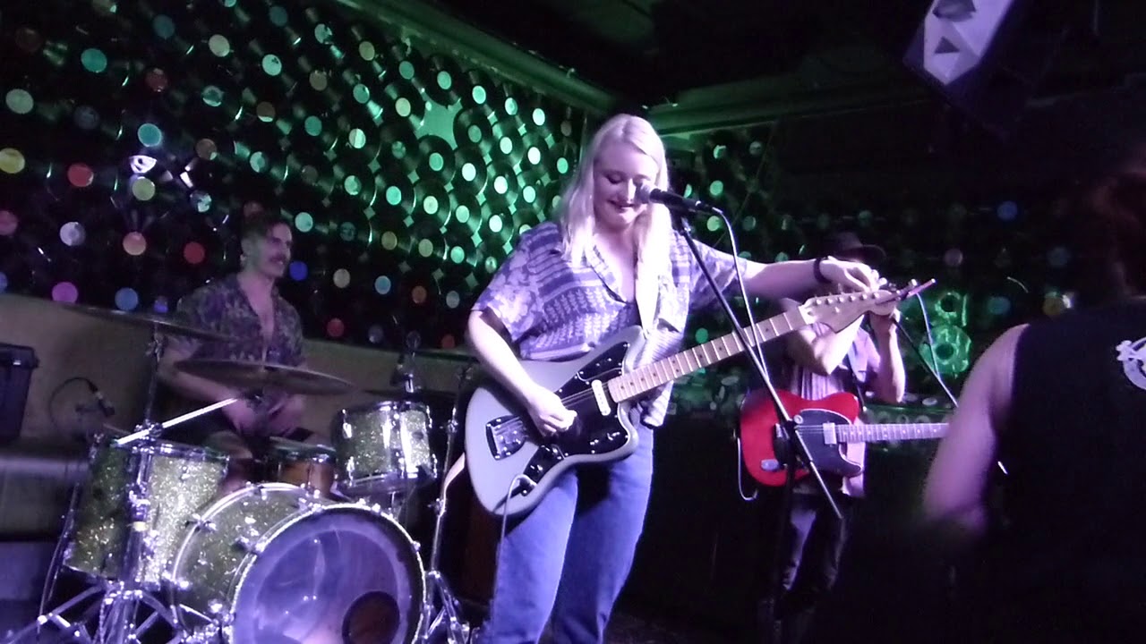Vetty Vials - live @ Sly Fox, 13 December 2019, 1/3 - YouTube