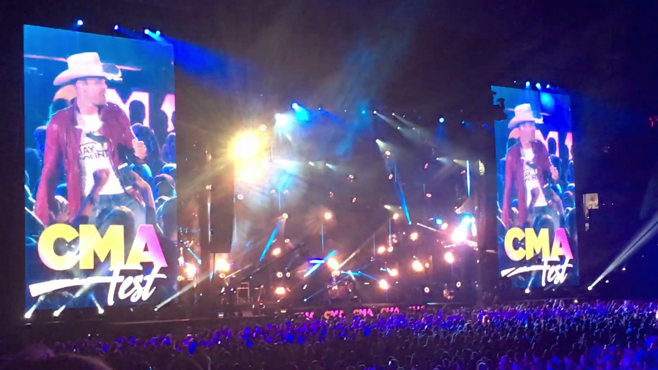 Dustin Lynch - Small Town Boy - CMA Fest 2017 - YouTube