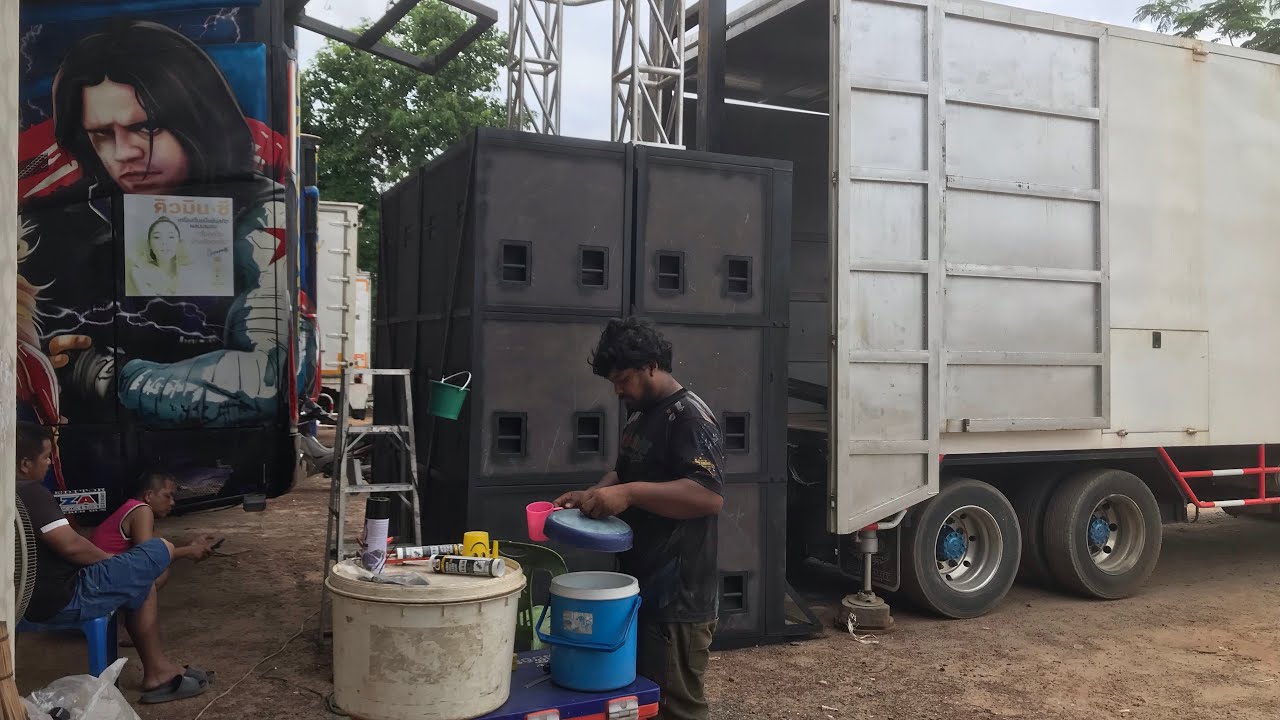 ทีมงานเร่งประกอบตู้รถติดเครื่องเสียง12ล้องานแรกกับ ปิดวงสาวน้อยเพชรบ้าน ...