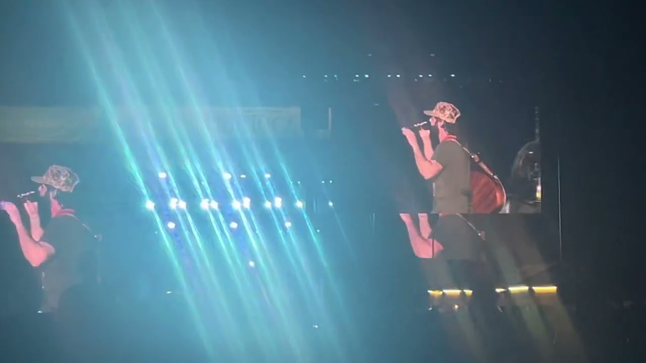 Thomas Rhett singing Slow Down Summer - YouTube