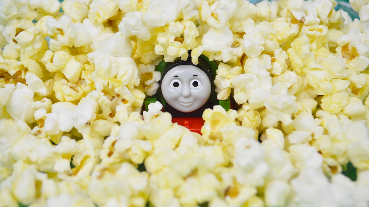POPCORN World's STRONGEST Engine 182: THOMAS The TANK Engine TRAINS FOR ...