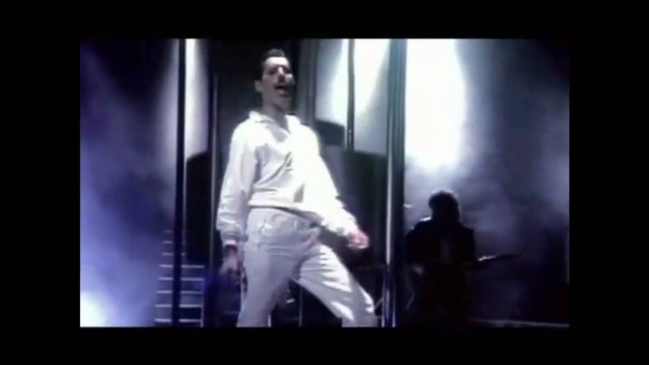 Queen- Back Chat (HD) - YouTube