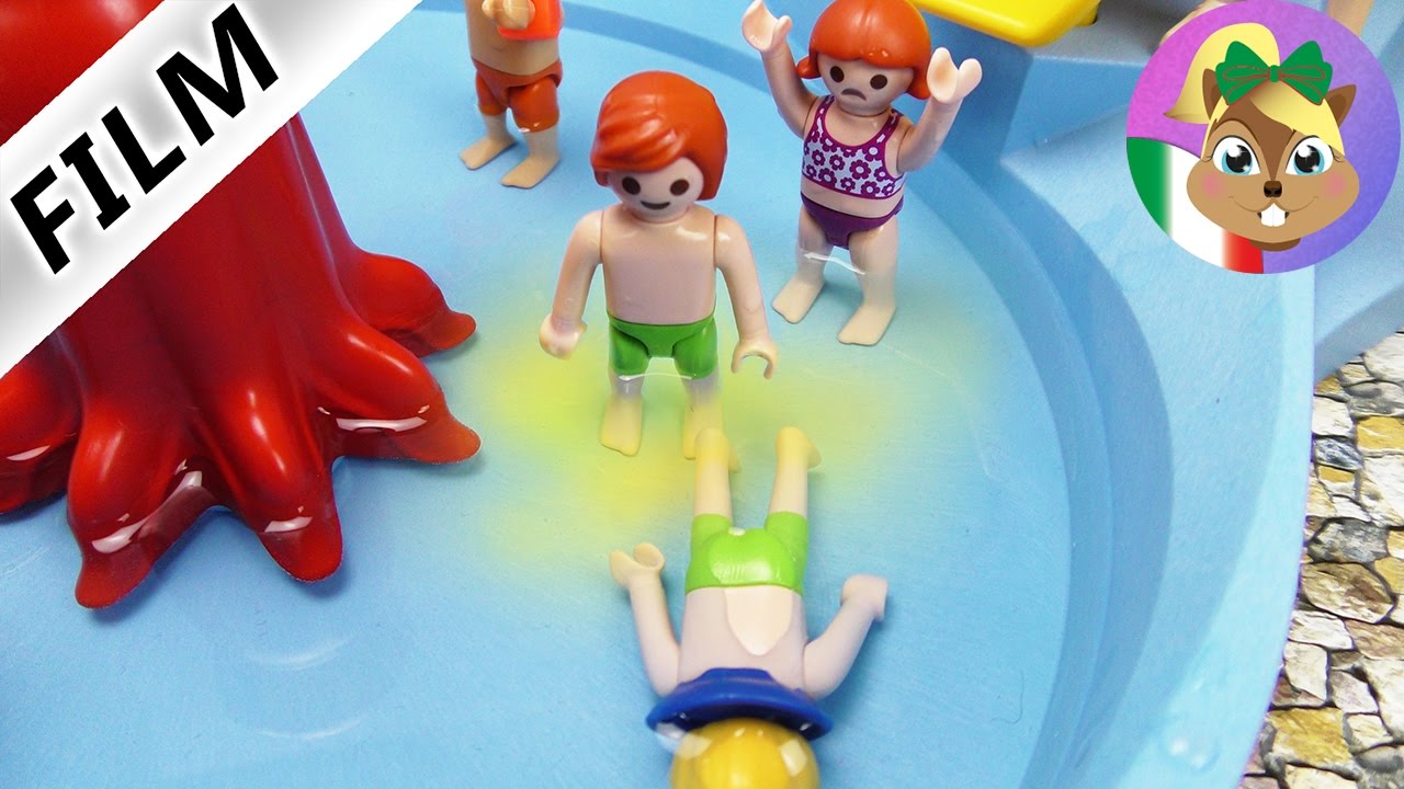 Playmobil Film: Julian fa pipì in piscina per vincere una sfida! - YouTube