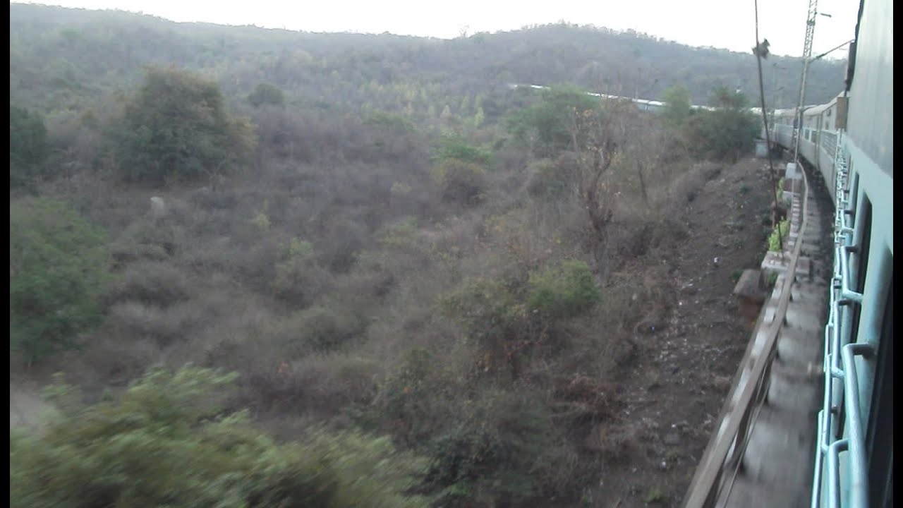 Late Running Kalka Mail Crossing bihar and jharkhand Border - YouTube