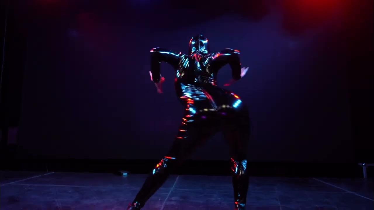 We are venom 🖤 Halva Twerk Queen 👑 judge showcase - YouTube