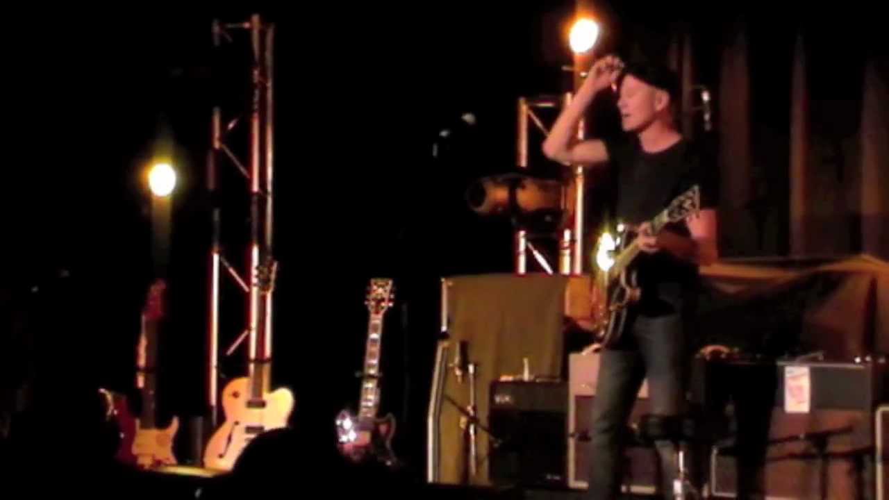 Jimi Hocking live at the Newstead College Summer School Launceston ...