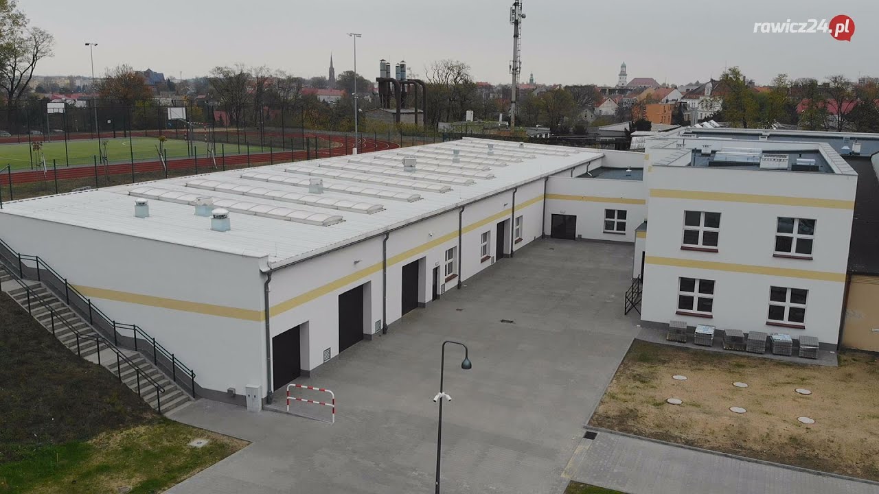 Otwarcie nowych warsztatów ZSZ w Rawiczu - YouTube