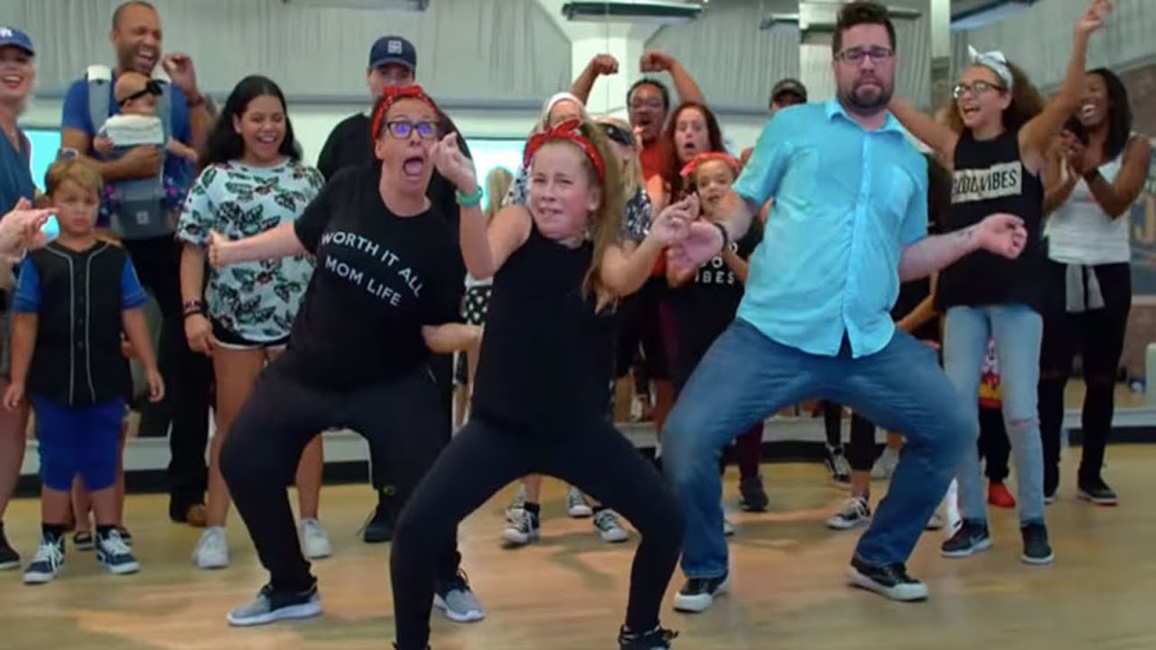 Kids Invite Parents To Dance Class — Mom and Dad Blow Them Away With ...