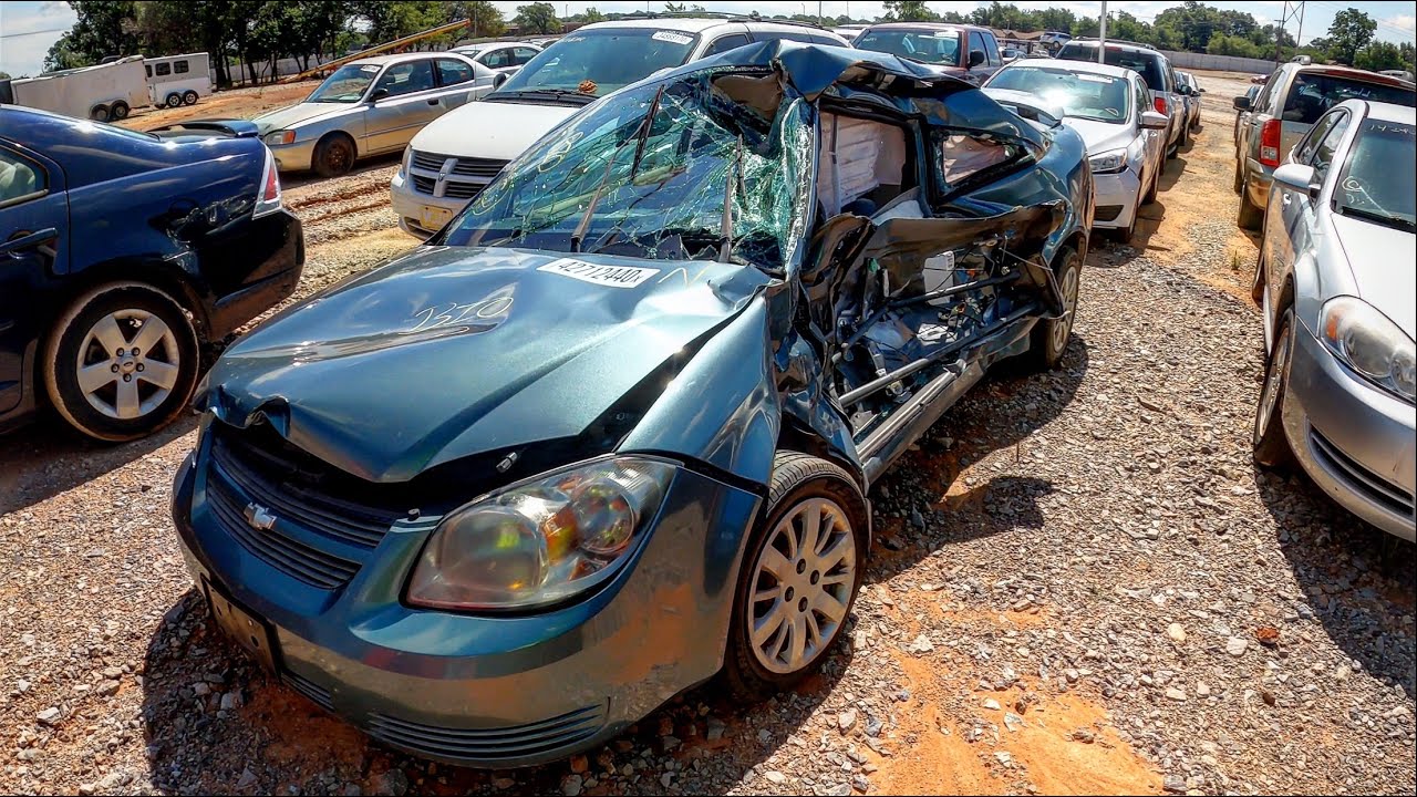 Copart Walk Around + Carnage Salvage Cars - YouTube