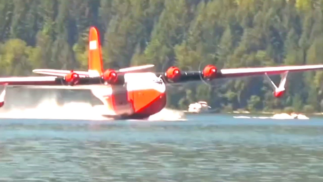 Amazing airplane running on the water and take off - YouTube