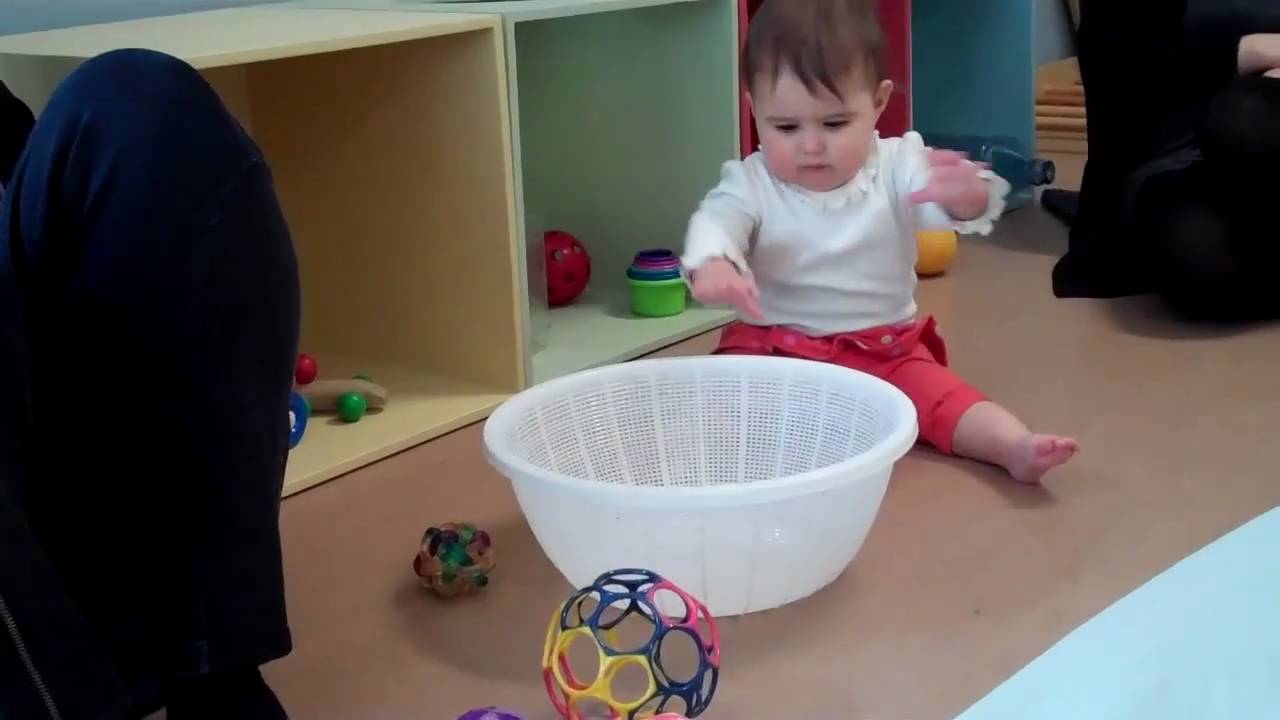 RIE baby's educational toy (from janetlansbury.com) - YouTube