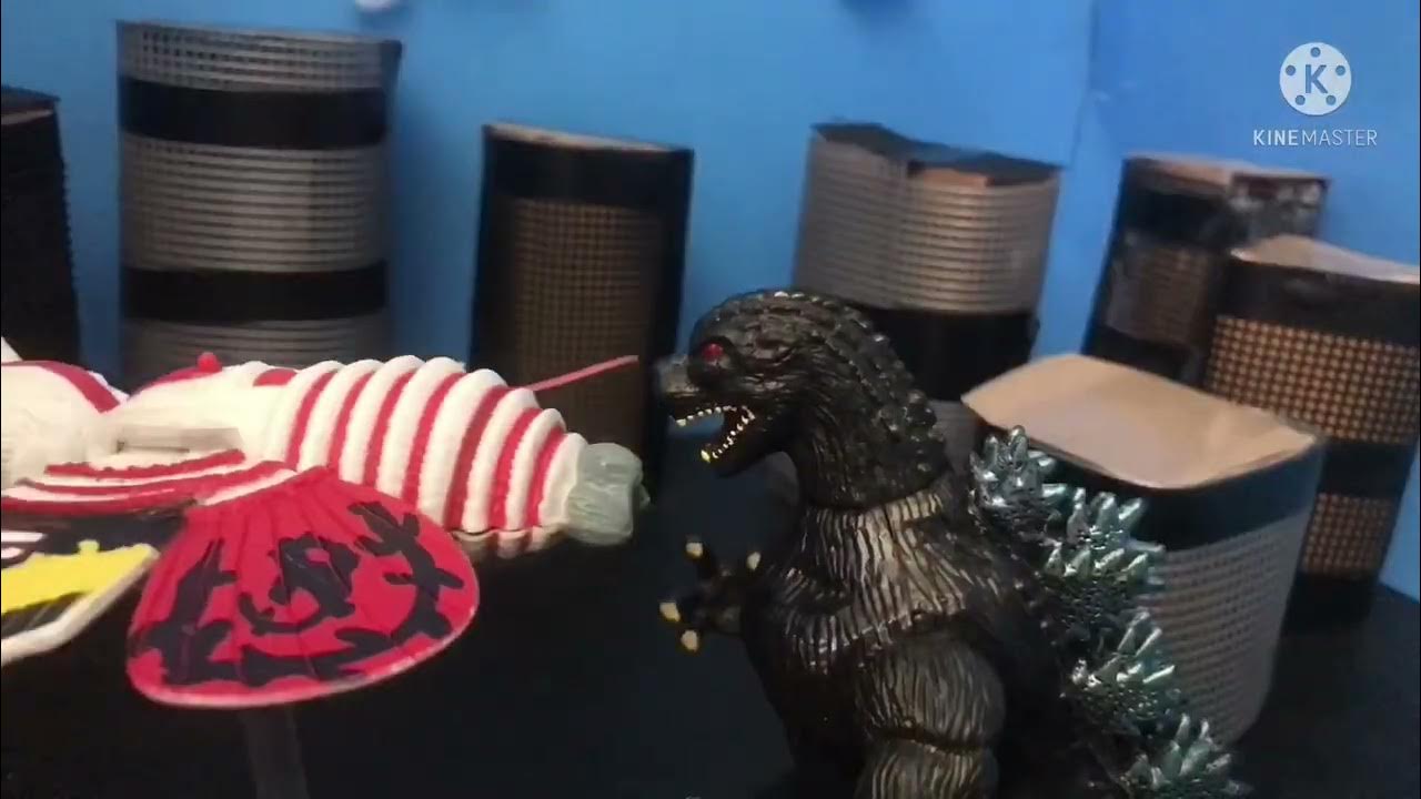 Godzilla Vs Mothra Short Stop Motion - YouTube