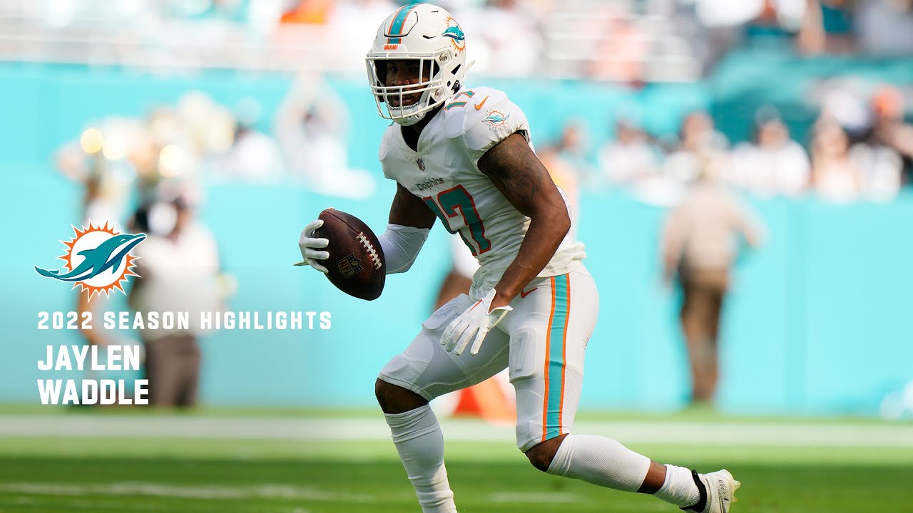 Jaylen Waddle Top Plays of the 2022 Season - YouTube