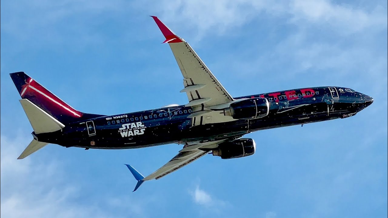 Cleveland Plane Spotting. Chicago Bears NFL United 757-300 charter ...