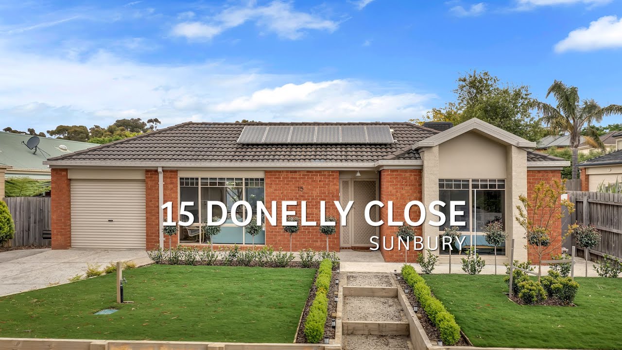 Amanda Burt & Jayden Manno Introduce 15 Donelly Close, Sunbury - YouTube