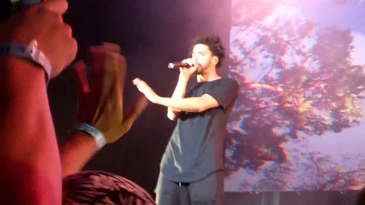 Fan throws bra during j cole performance - YouTube