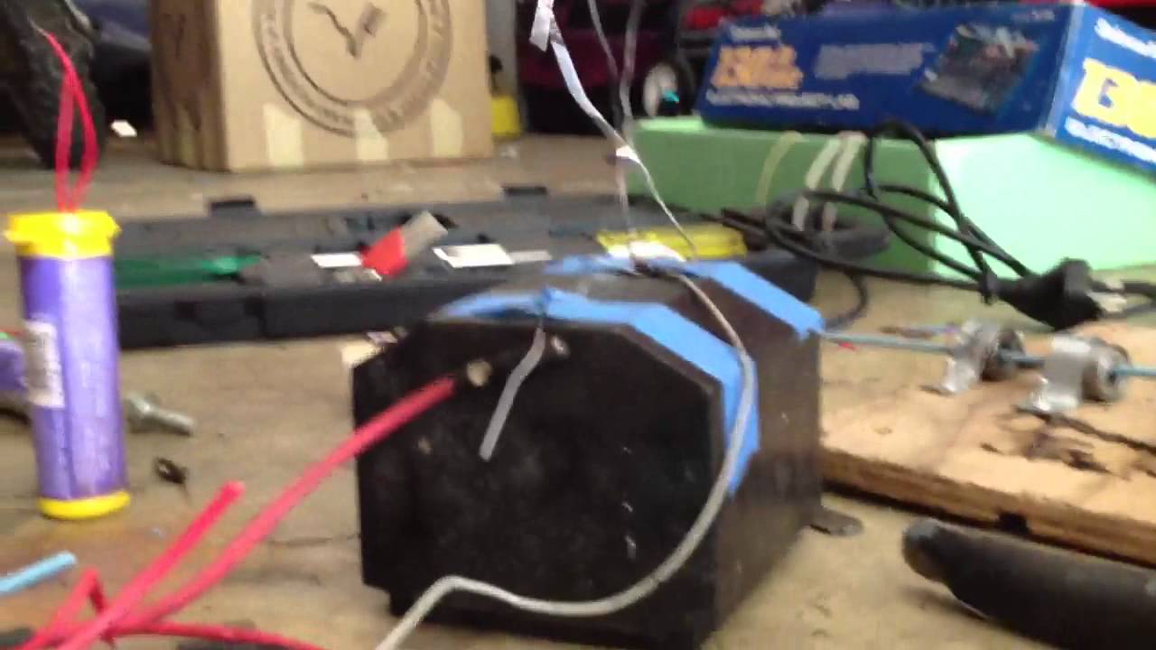 Cool high voltage pendulum thingy - YouTube