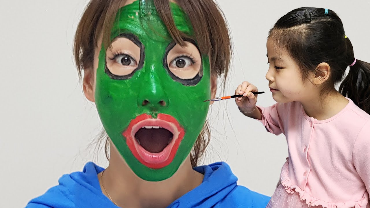 Who's prettier? Seoeun vs Mommy Face Painting Contest - YouTube