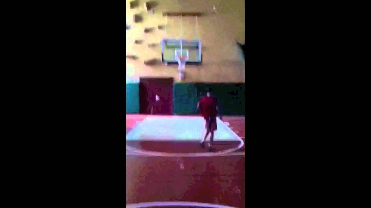 Thomas Boyce's Amazing Half Court Shot - YouTube
