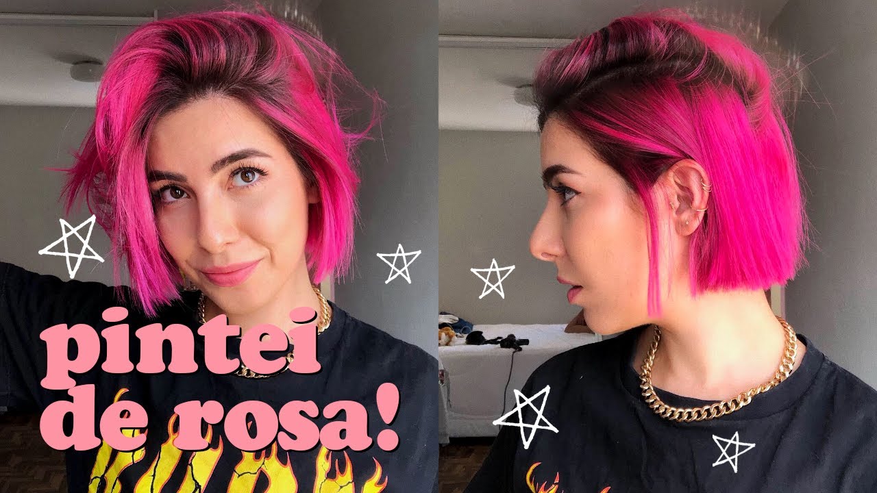 Tingir O Cabelo De Rosa E Preto Pintando Metade Do Cabelo De Rosa