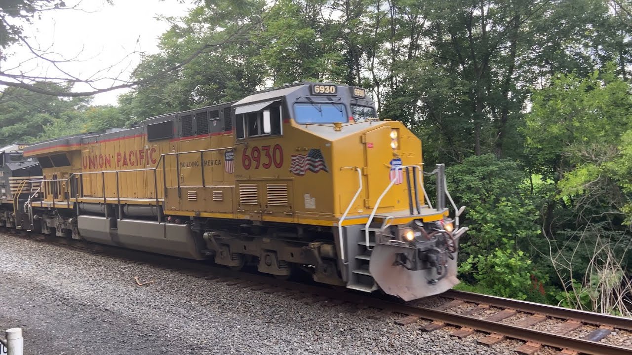NS 274 Led By A UP AC6000 Rebuild In New Paint! - YouTube
