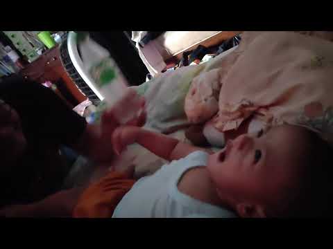 bayi main bersama mbah kung #cutebaby #bayitersenyum #bayimain # ...