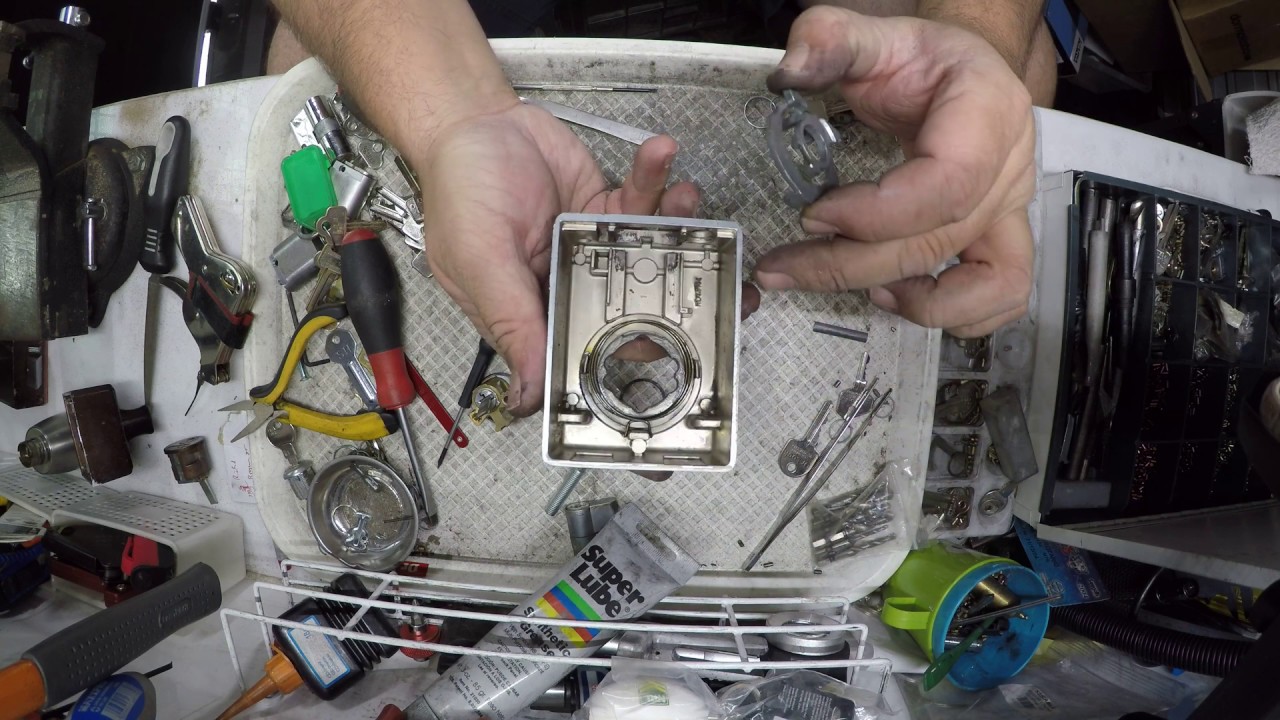 How To Change The Key On Old Lockwood 001 Deadlatch lock - YouTube