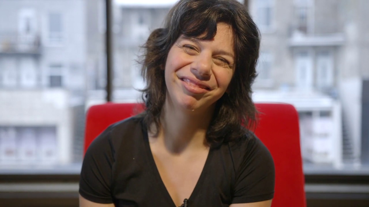 Gabrielle Marion-Rivard présente l'aide mémoire pour journalistes - YouTube