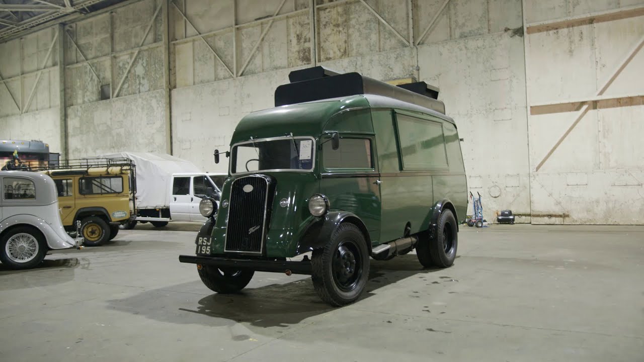 LOT 367 1949 Fordson 7V Box Van - YouTube