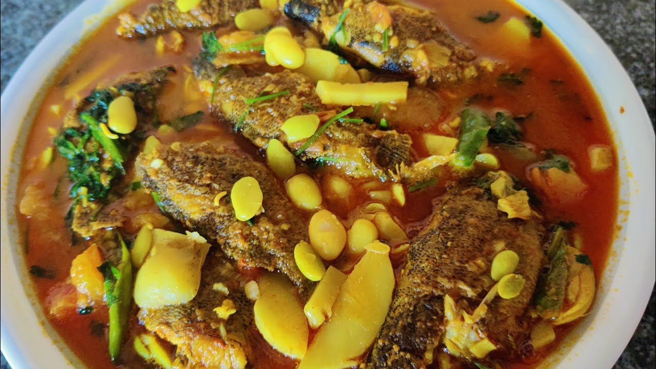 Maini Fish Beans Recipe with Potatoes/ শিমের বিচি দিয়ে মেনি মাছের ...