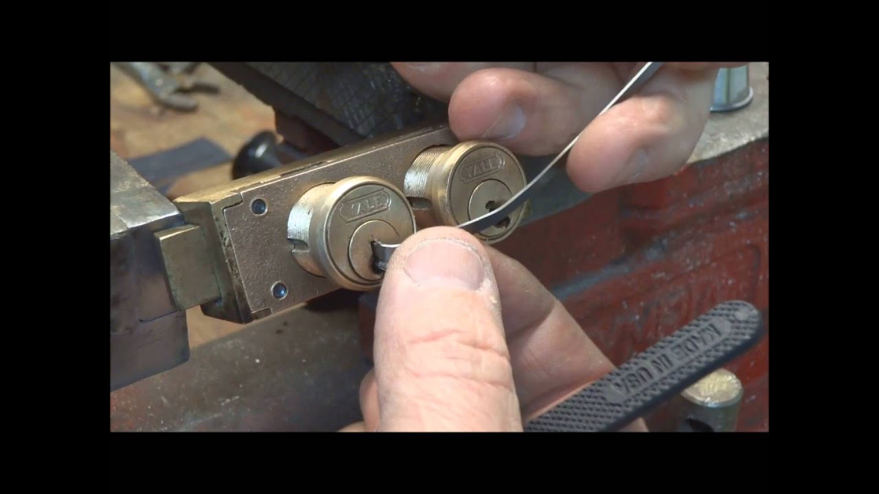 (122) Yale Safe Deposit Box Double Locks SPP'd - YouTube