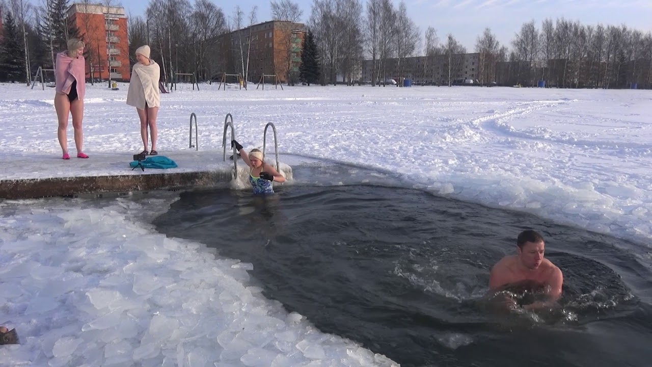 Winter bathing with ladies at -18C - YouTube