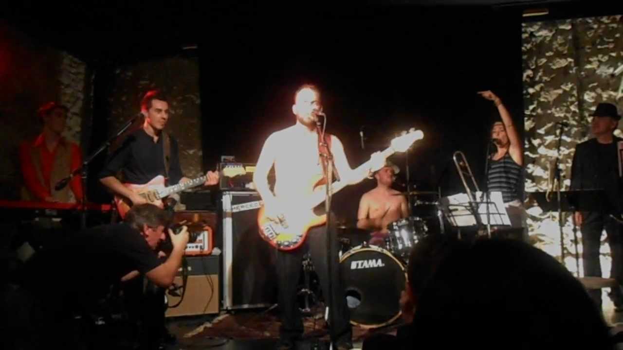 Muffin man FRANK ZAPPA par Gong shô au point à bascule marseille 13-12 ...
