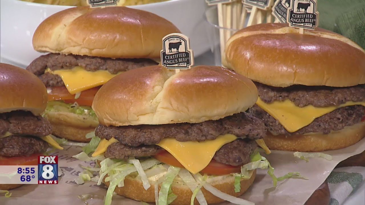 Fox Recipe Box: Perfect Smash Burgers - YouTube