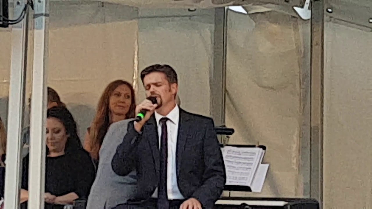 Tomas Ambt Kofod synger "Just the Way You Are" (Olinerne) - YouTube