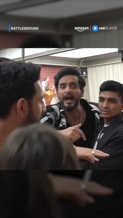 Asim Riaz vs Fukra Insaan: Intense Fight 😯 | Battleground | MX Player - YouTube